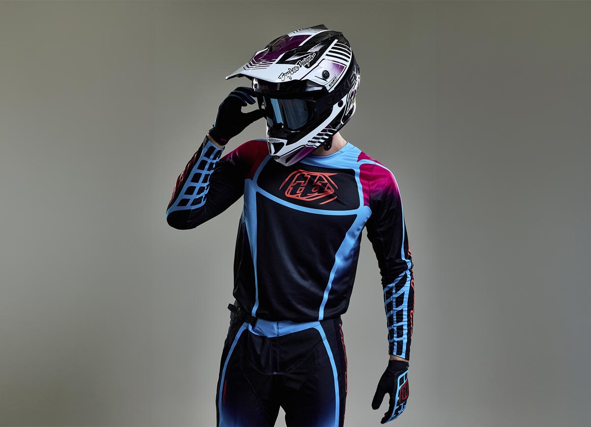 Vistazo Rápido: Troy Lee Designs SE5 Carbon y colección off-road 2026 ...