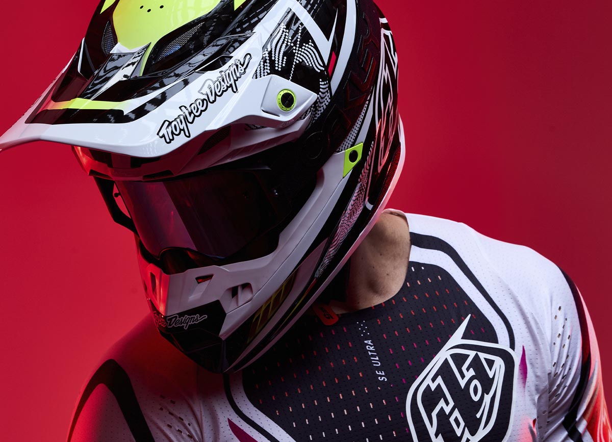 Vistazo Rápido: Troy Lee Designs SE5 Carbon y colección off-road 2026 ...